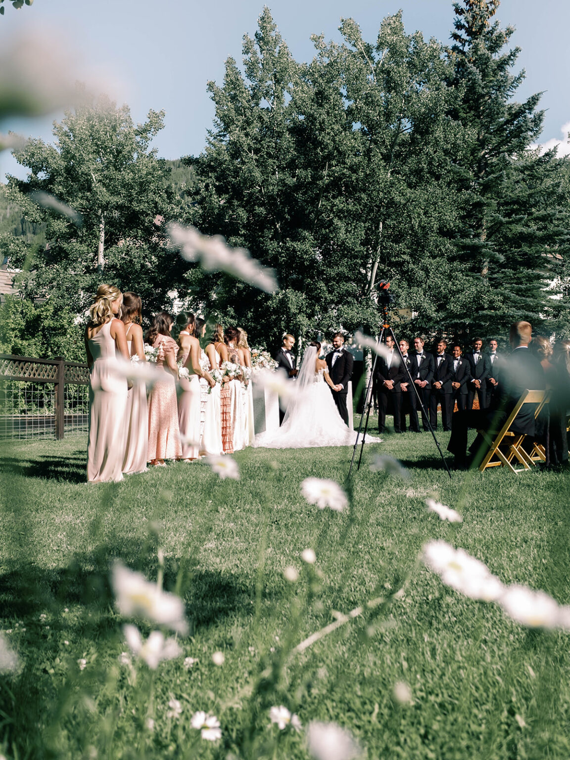 A playful and fresh wedding in Vail Village - Calluna Events